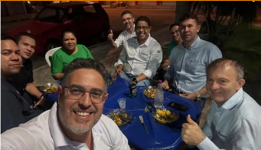 O mega-bilionário Ílson Mateus posa para foto em um momento de ...